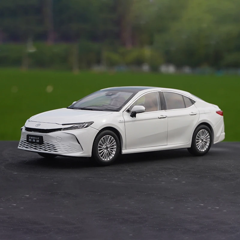 1-18-Scale-Diecast-Alloy-TOYOTA-CAMRY-2024-Toys-Cars-Model-Classics ...