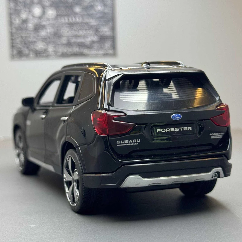 1-30-Subaru-Forester-SUV-Alloy-Car-Model-Diecast-Metal-Off-road-Vehicles-Car-Model-Simulation.jpg