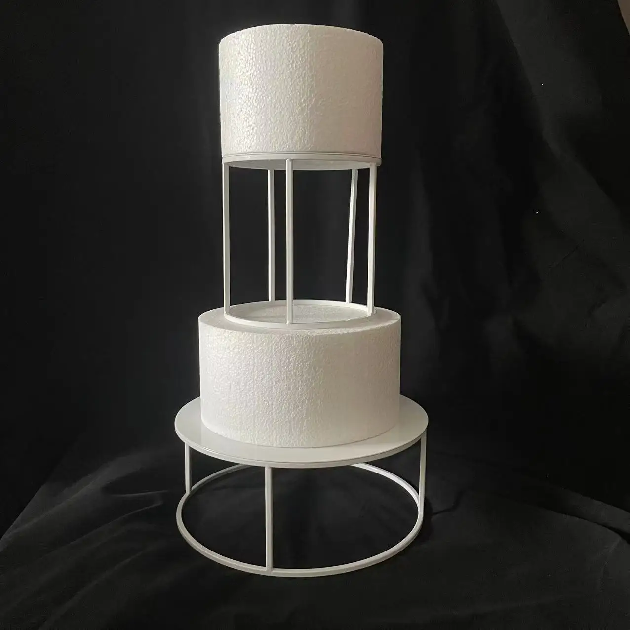Floating Birthday Cake: The Secret to Stunning Tiered Dessert Displays ...