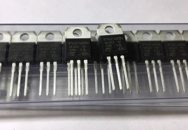 Qixinruite BTA12-600BWRG BTA12-600BW TO-220 original and genuine.