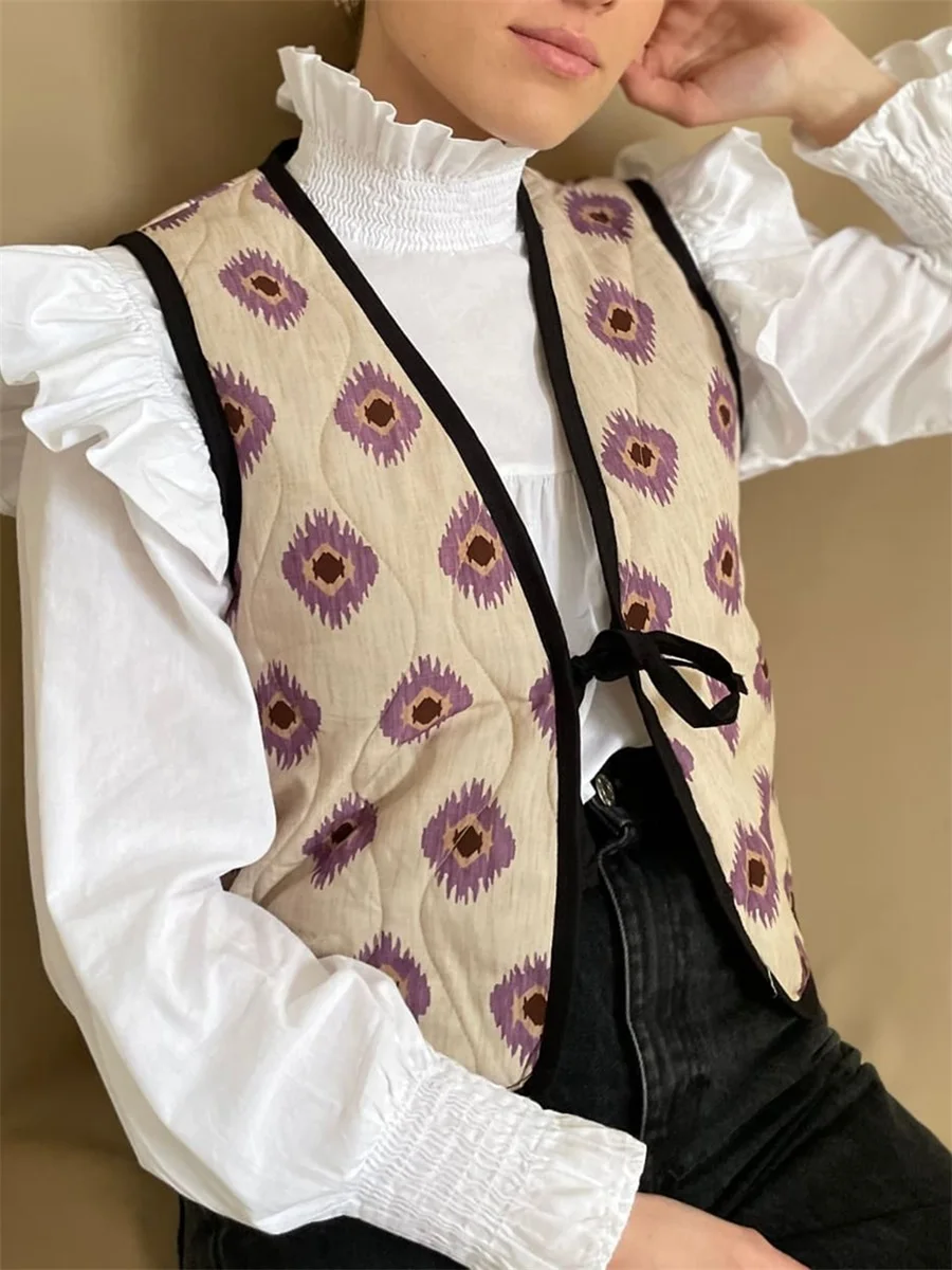 Women'S Slim Fitting Quilted Vest, Lightweight Patterned Printed ...