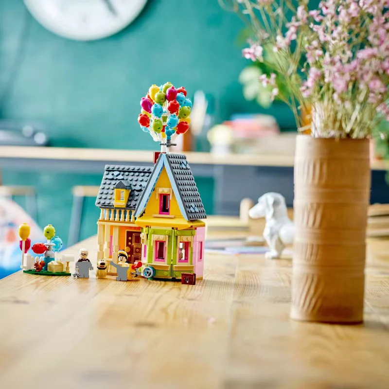 Up Flying House Scene