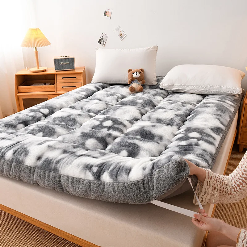Winter Thicken Queen Mattress Topper Lamb Fleece Mattress Pad Household ...