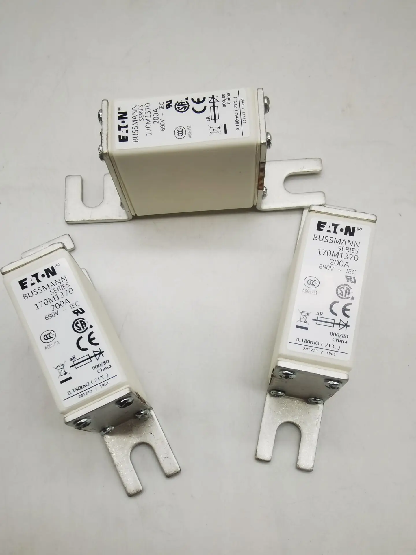 Nuevos fusibles 170M1370 170M1369 170M1368 170M1367 170M1371 170M1372 ...