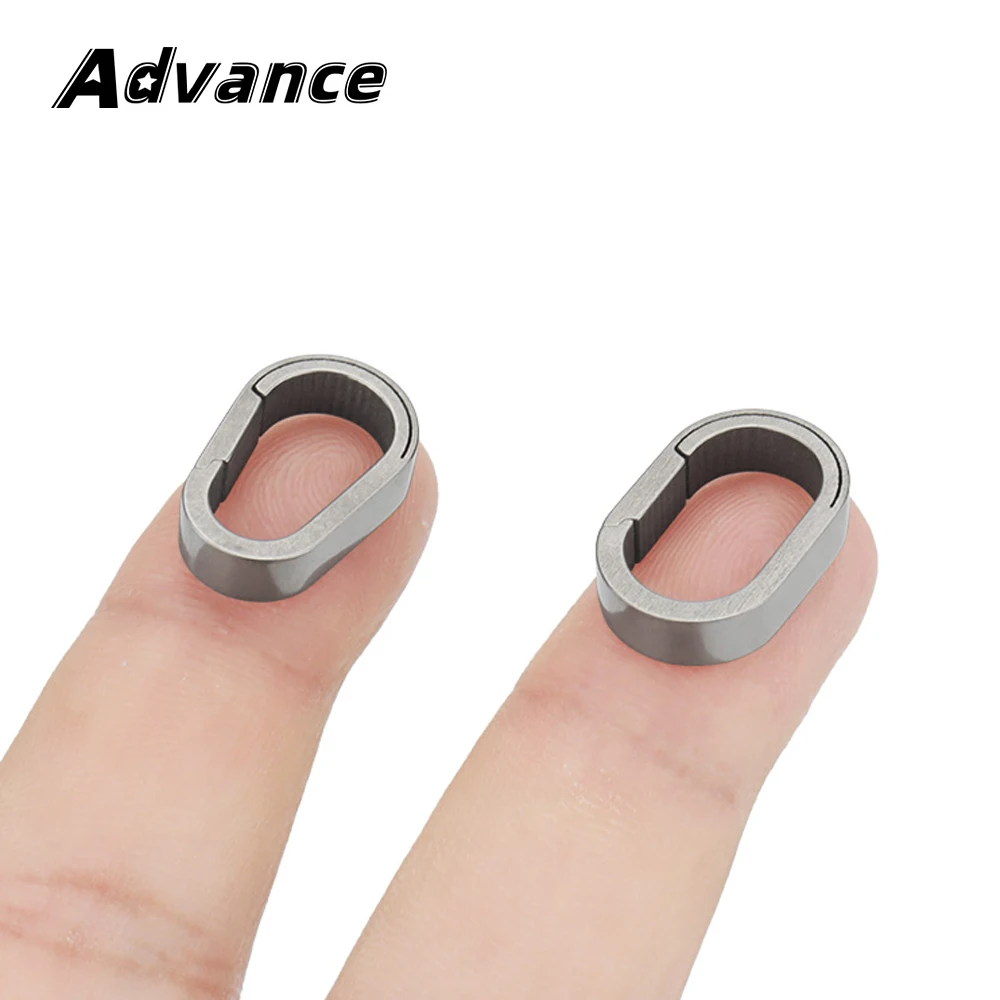 Small-Mini-Buckle-Titanium-Alloy-Keychain-Outdoor-EDC-Tool-Key-Ring.jpg