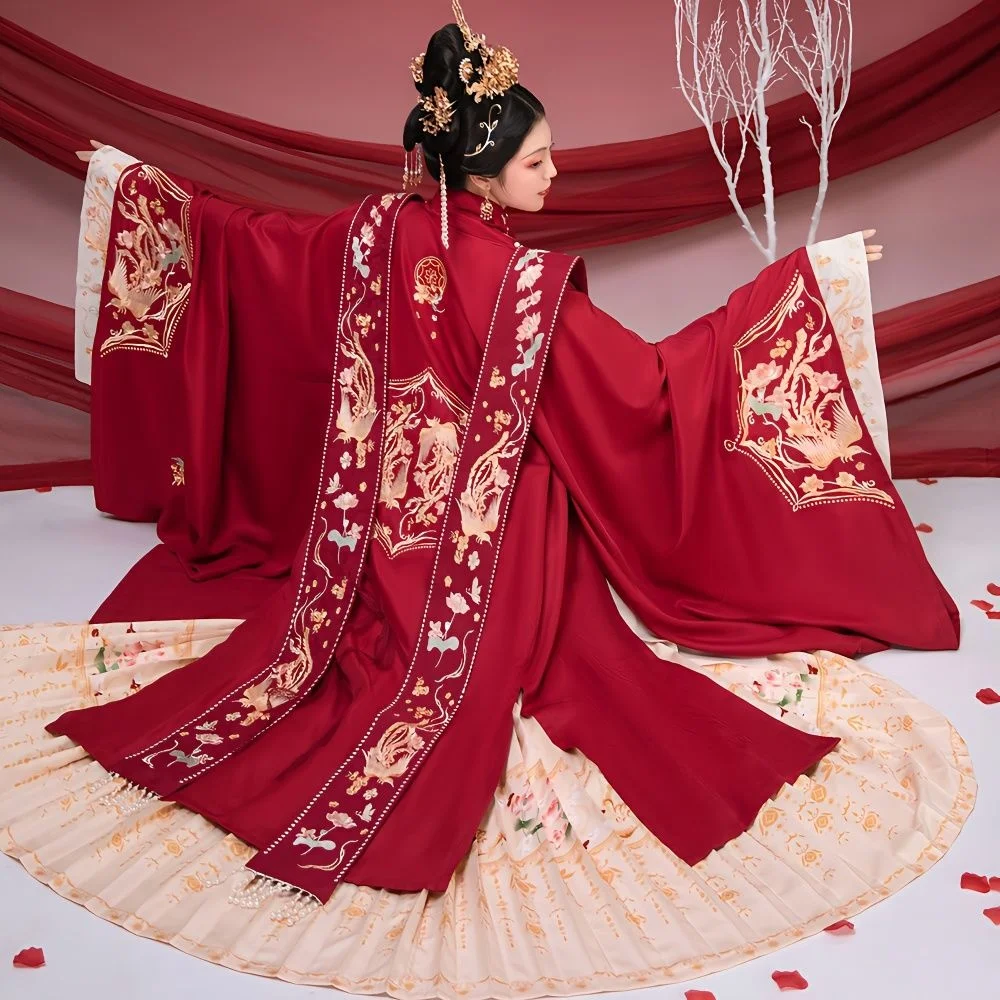 Hanfu-Feng-Qiu-Huang-Hua-Marries-Ming-Dynasty-Collar-Han-Suit-Standing ...