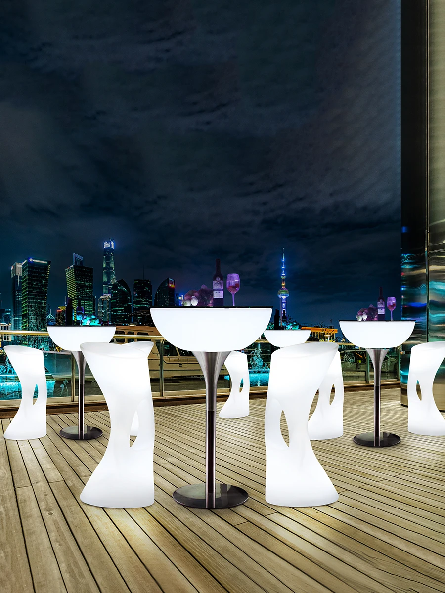 Outdoor Circular Bar