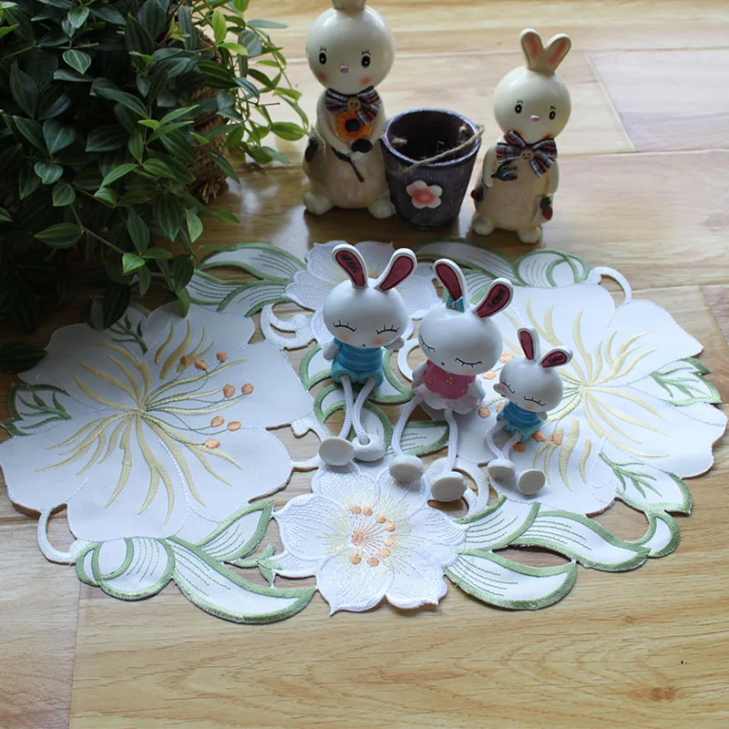 European-Christmas-Wedding-Party-Pastoral-Embroidery-Dining-Table-Mat ...