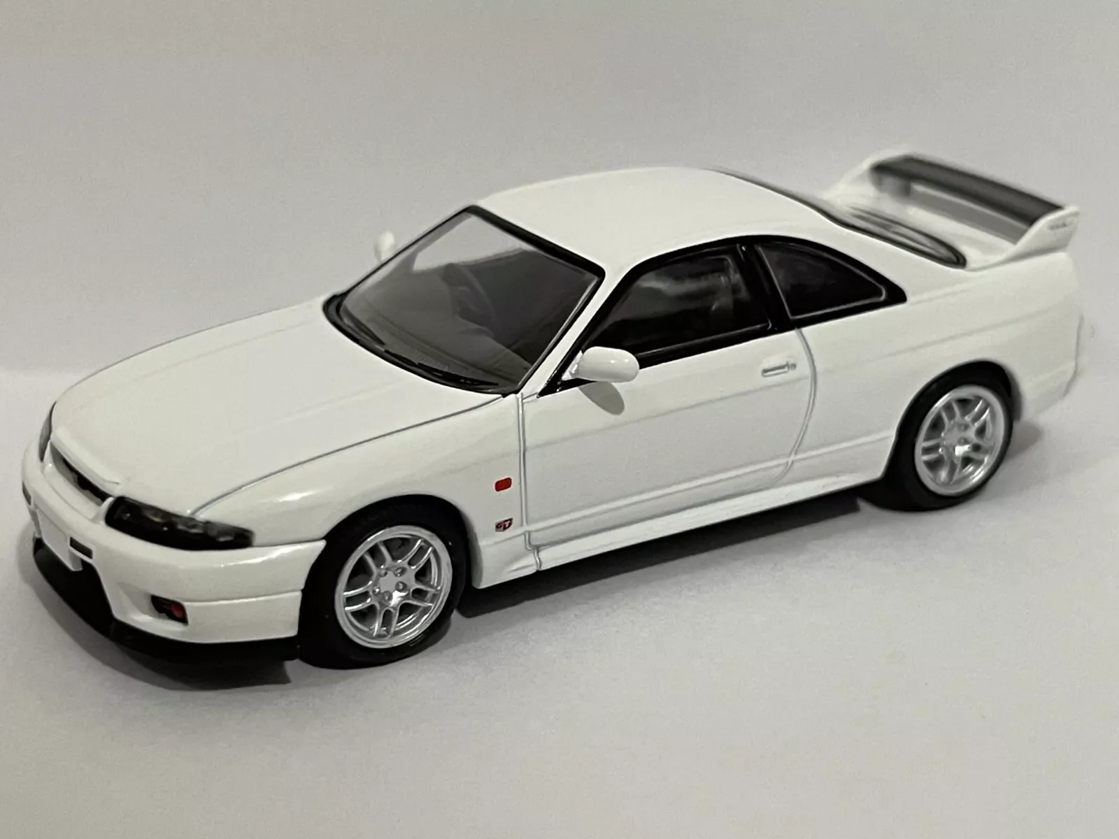 Tomica-modelo-Vintage-Neo-Tomytec-LV-N308c-Skyline-GT-R-R33-v-spec-N1 ...