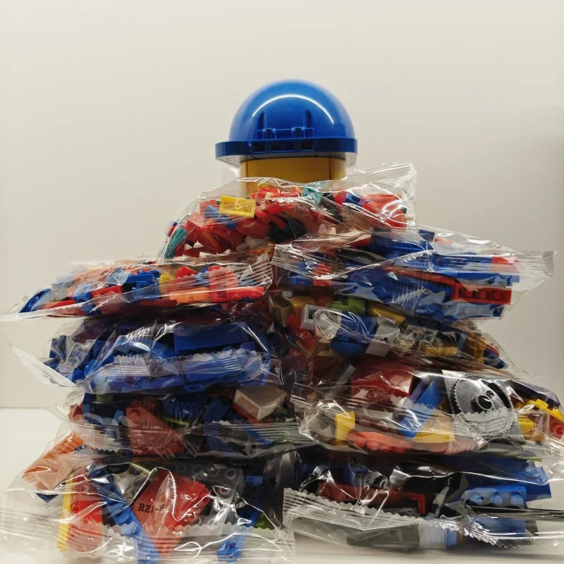 IN-STOCK-Compatible-40649-654Pcs-Creative-Up-Scaled-Character-Model ...