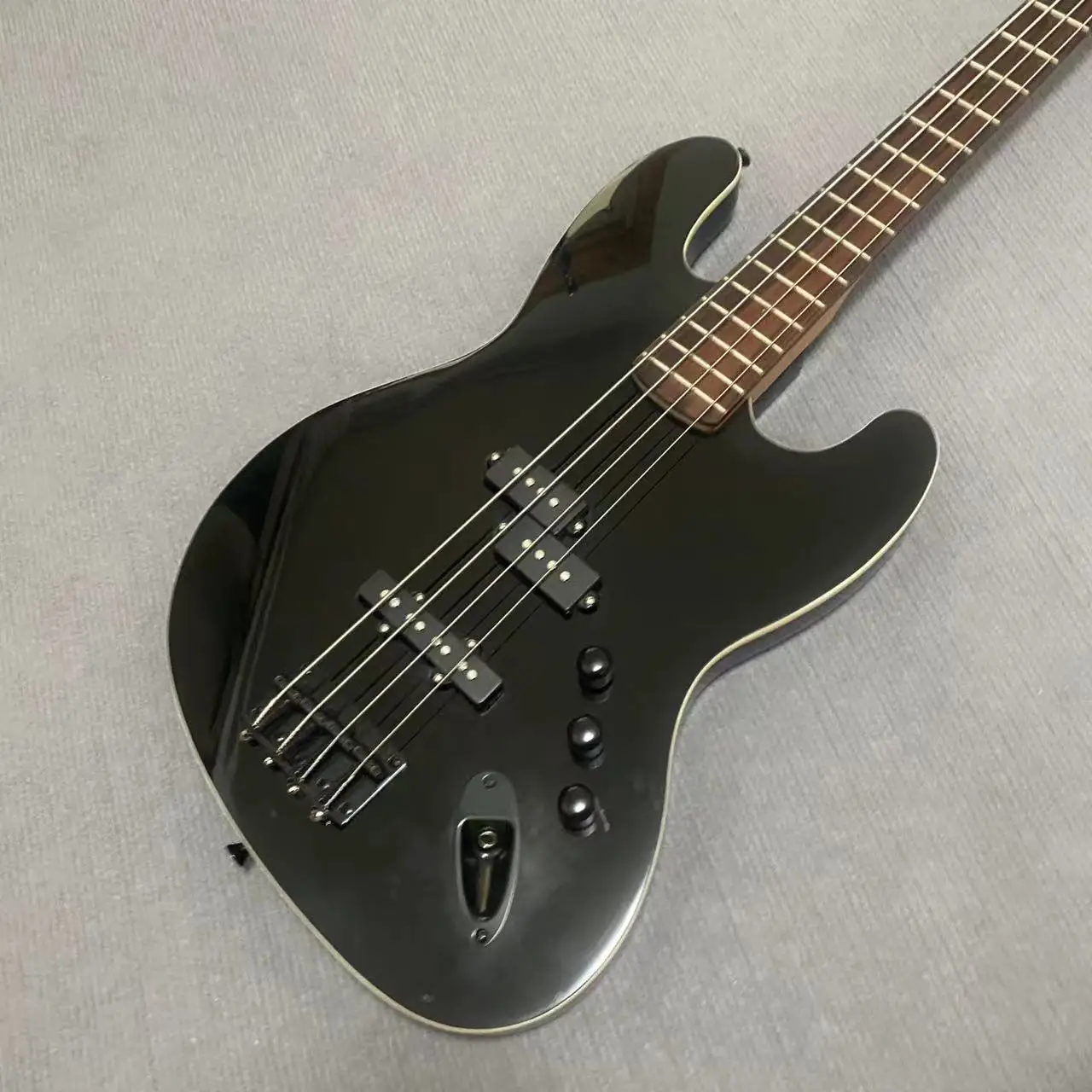4-string-electric-bass-Rock-bass-4-string-bass-guitar-four-lines ...