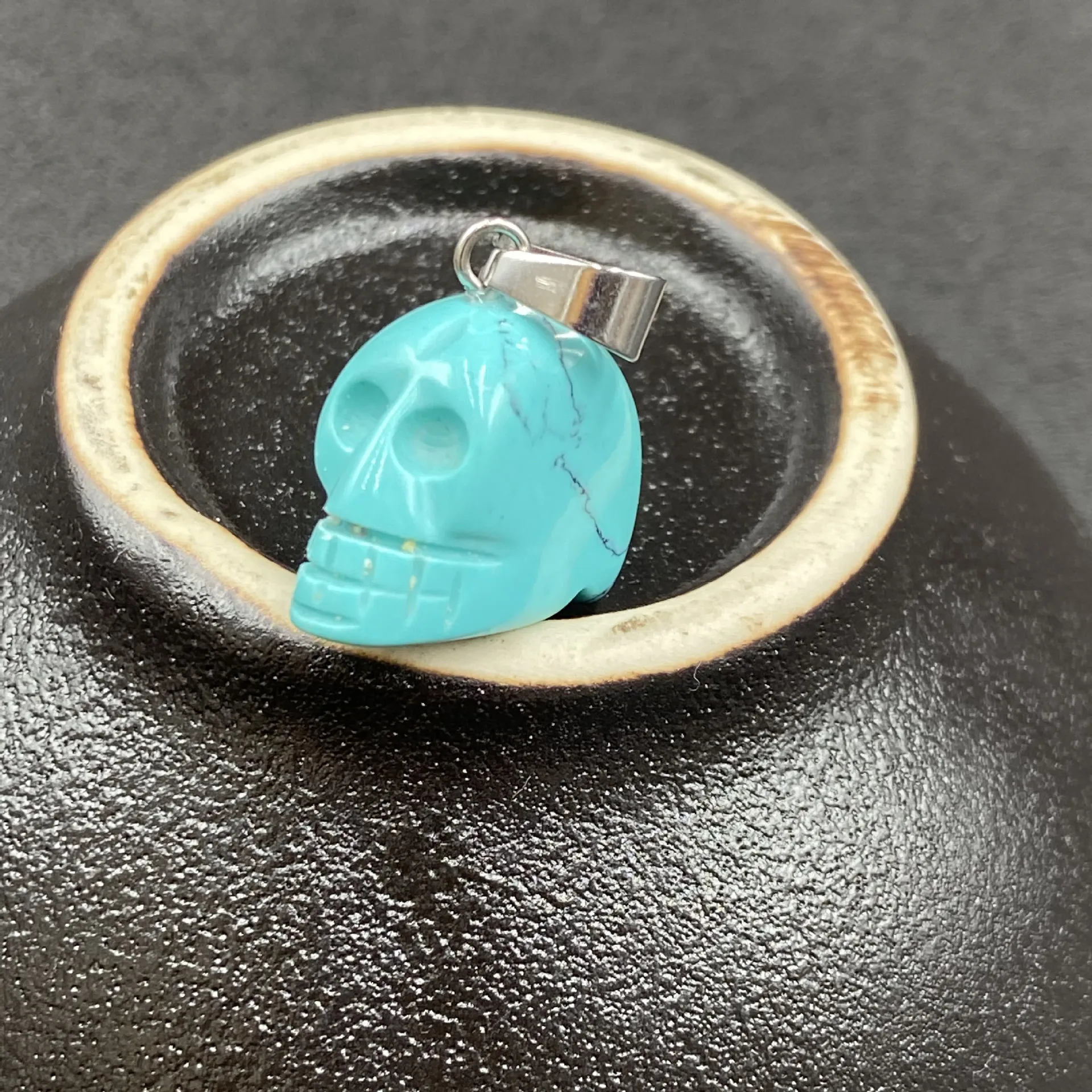 2TB110 Crystal tiger Eye agate skull carved semi-gem Skull Skull Ghost ...