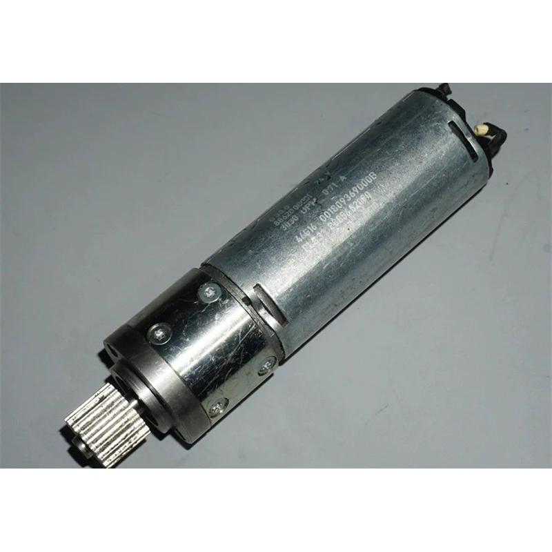 PLG32-24V-0-71A-950rpm-32MM-Low-noise-planetary-reduction-motor.jpg