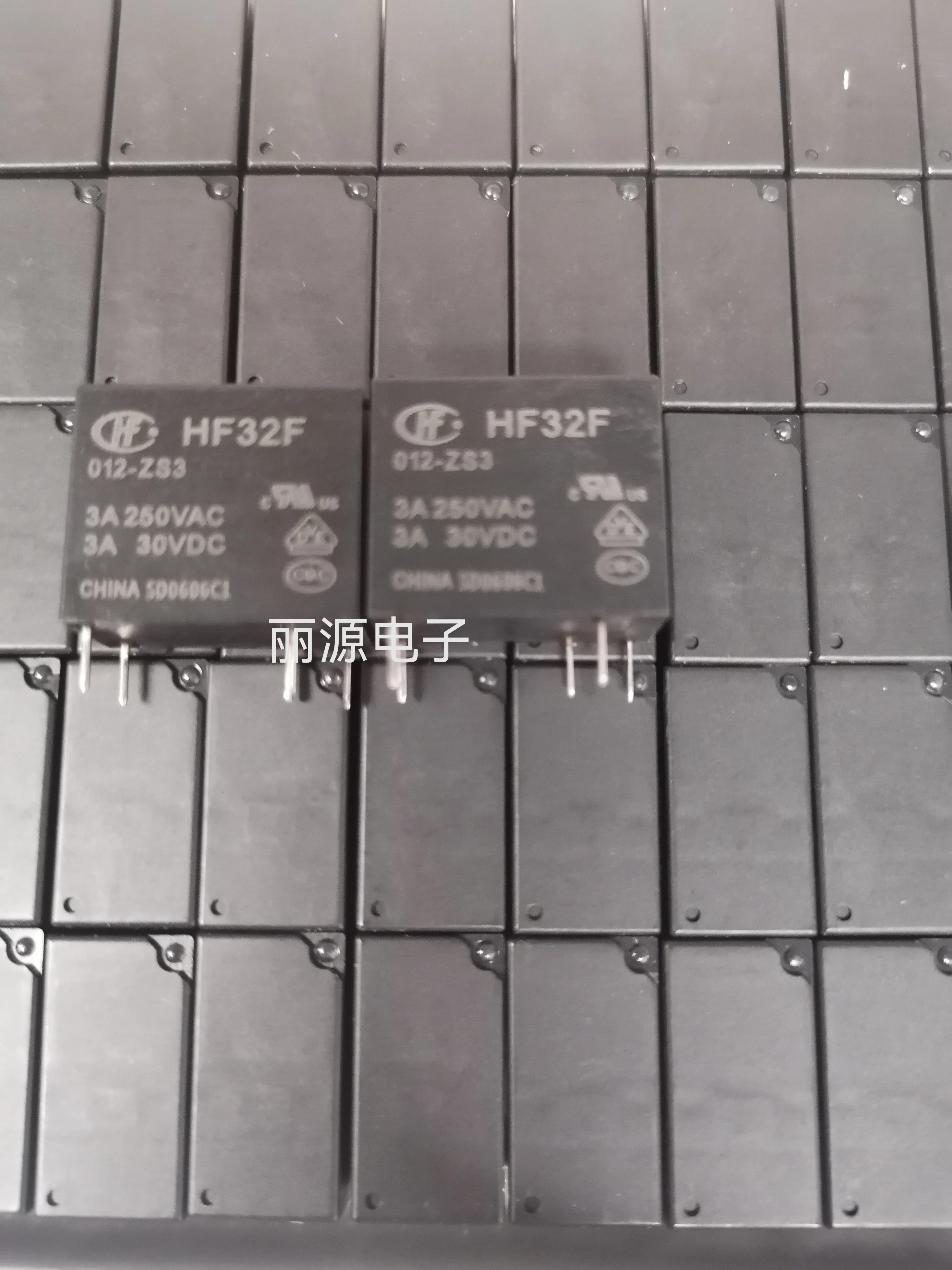 10PCS-HF32F-012-ZS3-HF32F-012-HF32F-012-ZS3-DIP.jpg