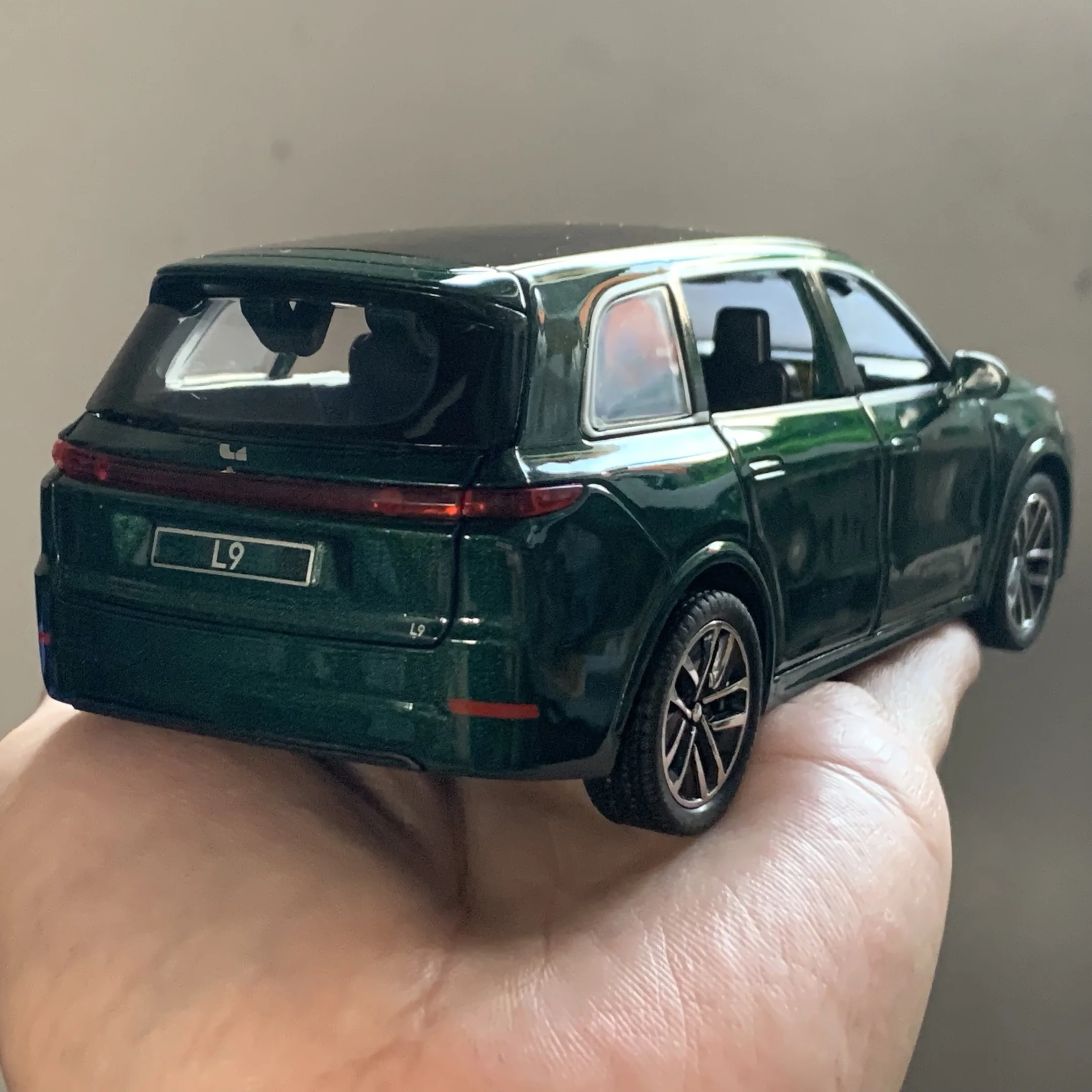 МаISTO Li Auto L9 SUV масштаб 1:32 | AliExpress