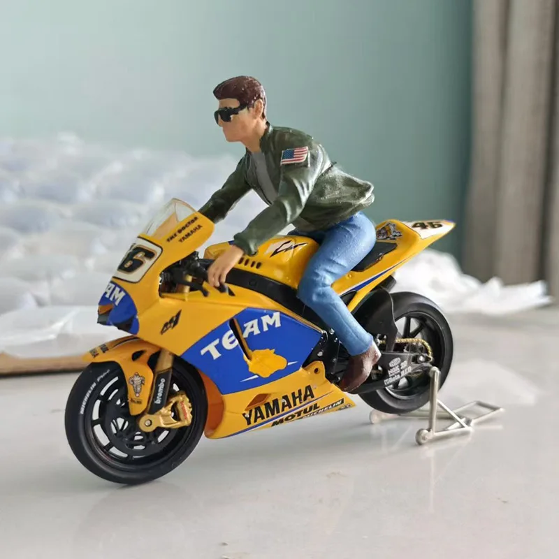 Diecast-Model-Car-1-18-Motorcycle-Figure-Model-Doll-Rider-Scene-Display ...