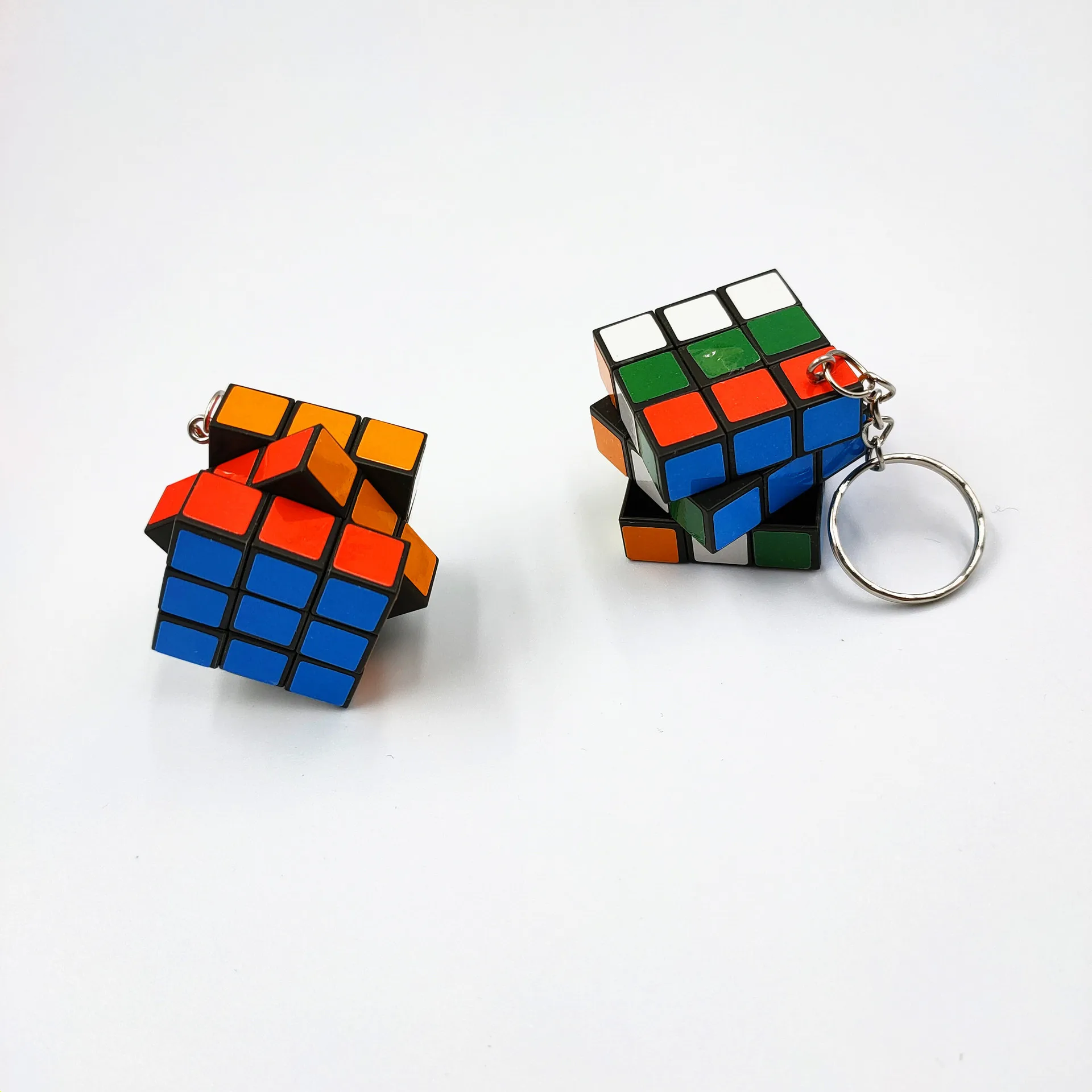 Rubiks Cube Keychain - Life Changing Products
