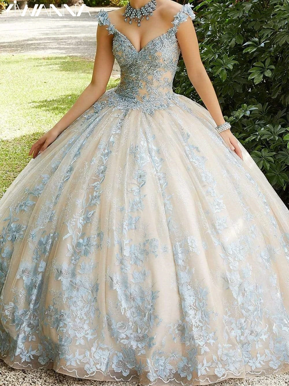 Classic-Lace-Appliques-Quinceanrra-Prom-Dresses-V-neck-Spaghetti-Straps ...