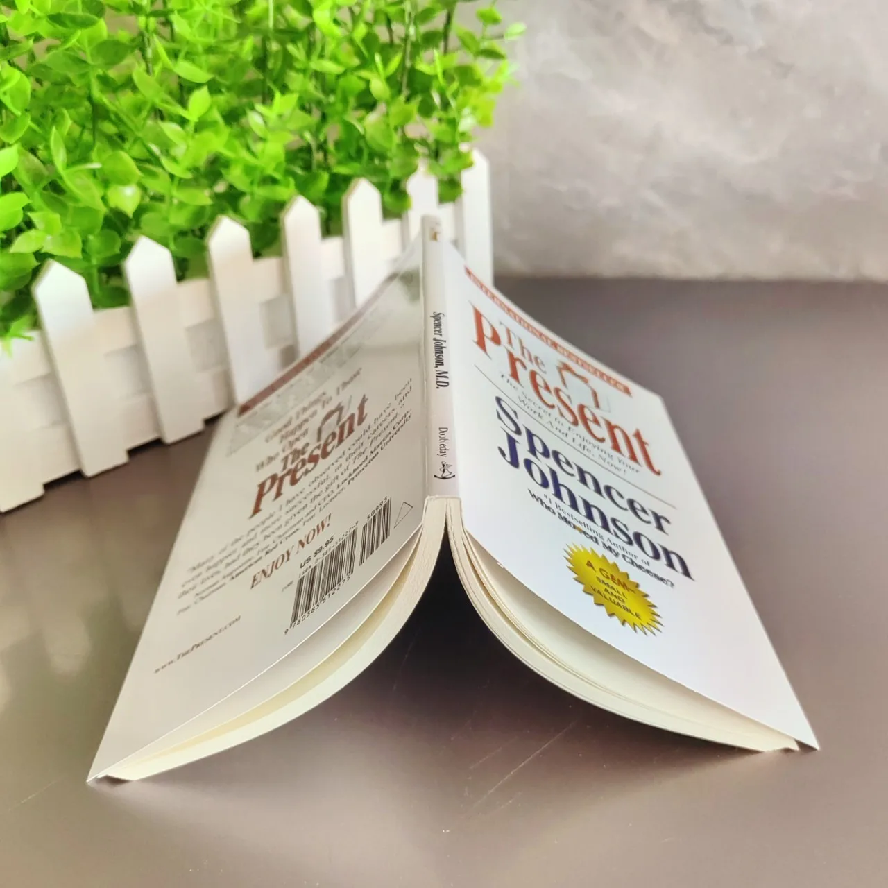 English Book The Present By Spencer Johnson : The Secret To Enjoying ...