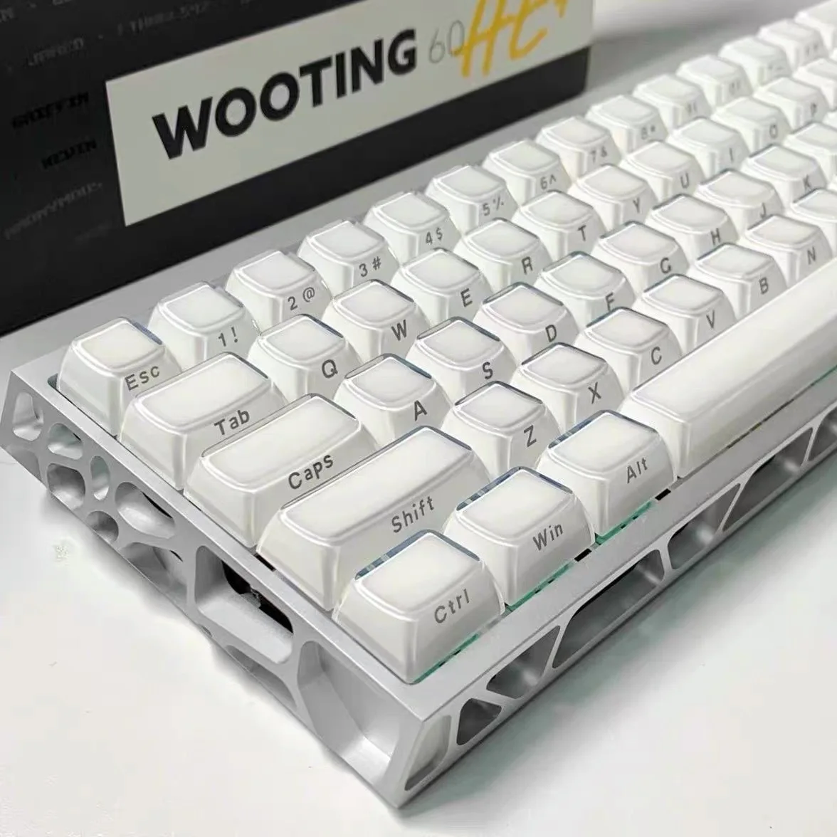 136 Keys White Jello Crystal Clear PC Keycaps Double Shot Magic Wave ...