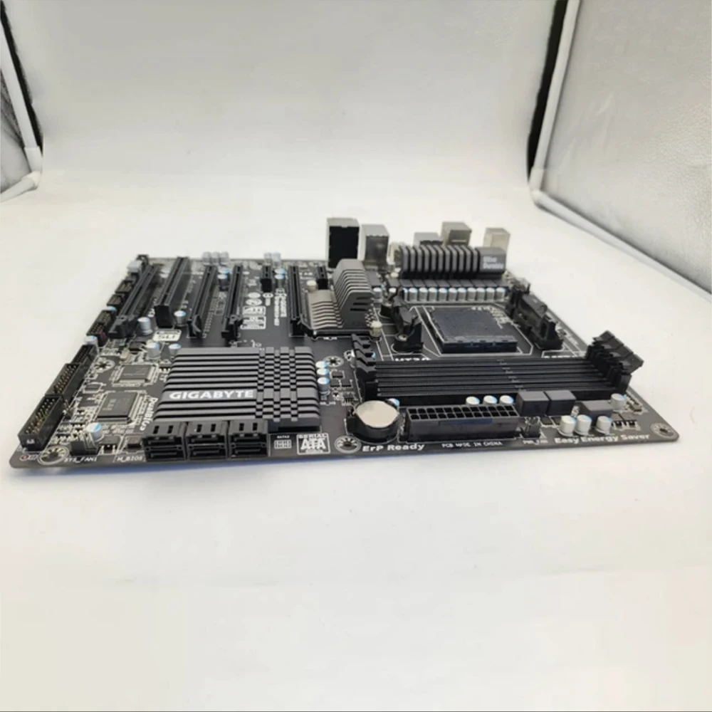 GA-990FXA-UD3 AM3+990FX SB950 4 × DDR3 32GB ATX 6 × SATA Placa-mãe GA ...