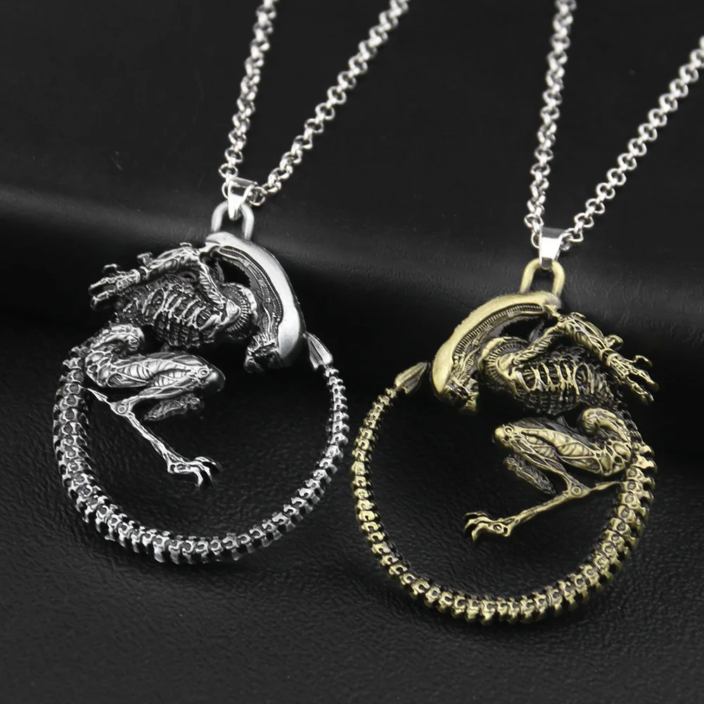 Aliens-Predator-Skeleton-Necklace-Tail-Bone-Variation-Alien-Queen ...