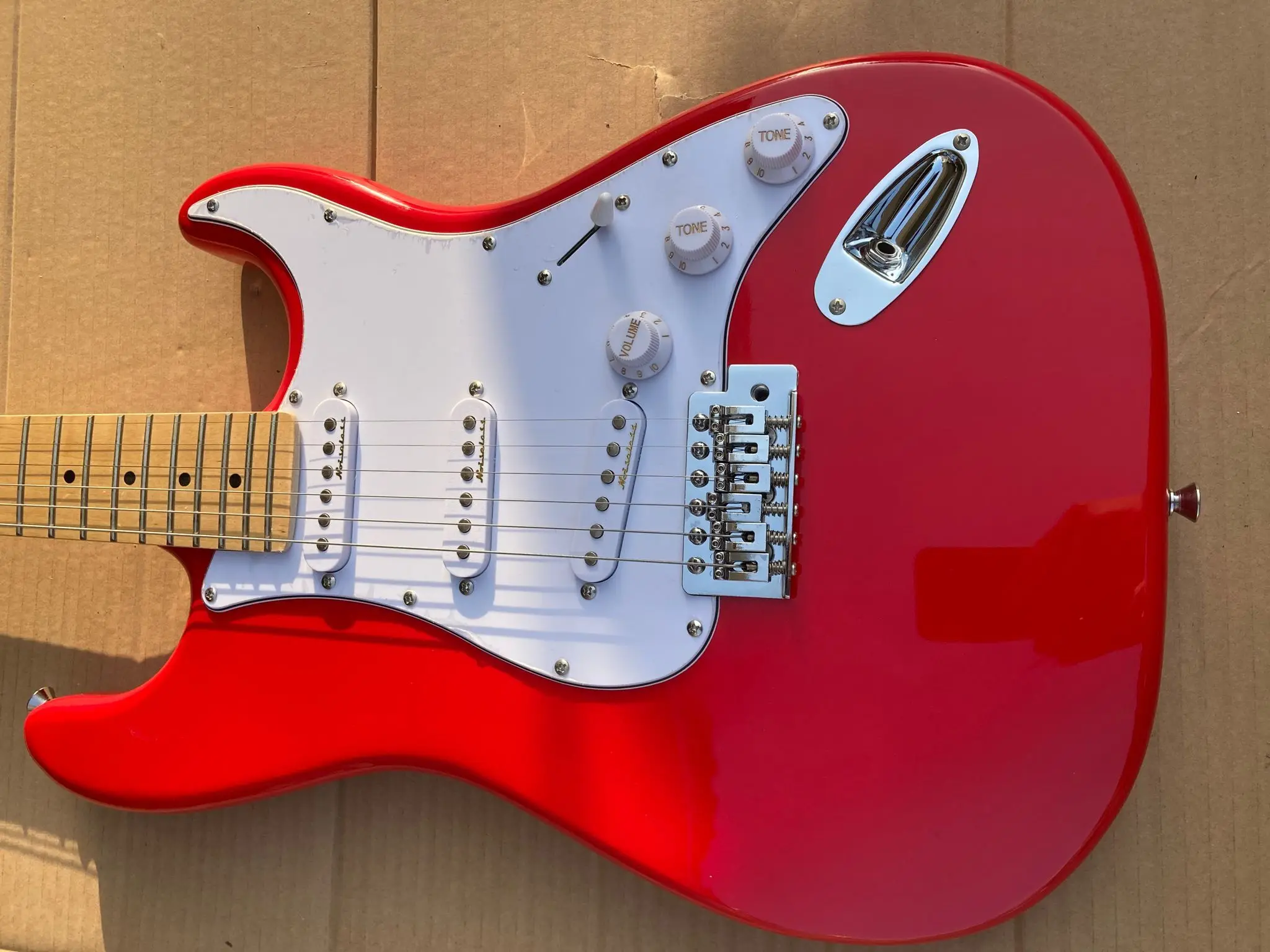 custom-body-6-string-Maple-fingerboard-st-red-Electric-Guitar-in-stock ...