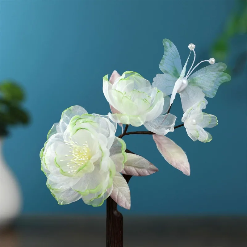 Luxury Green Yarn Perm Hairpin Headdress with Gradient Crepe Flowers ...