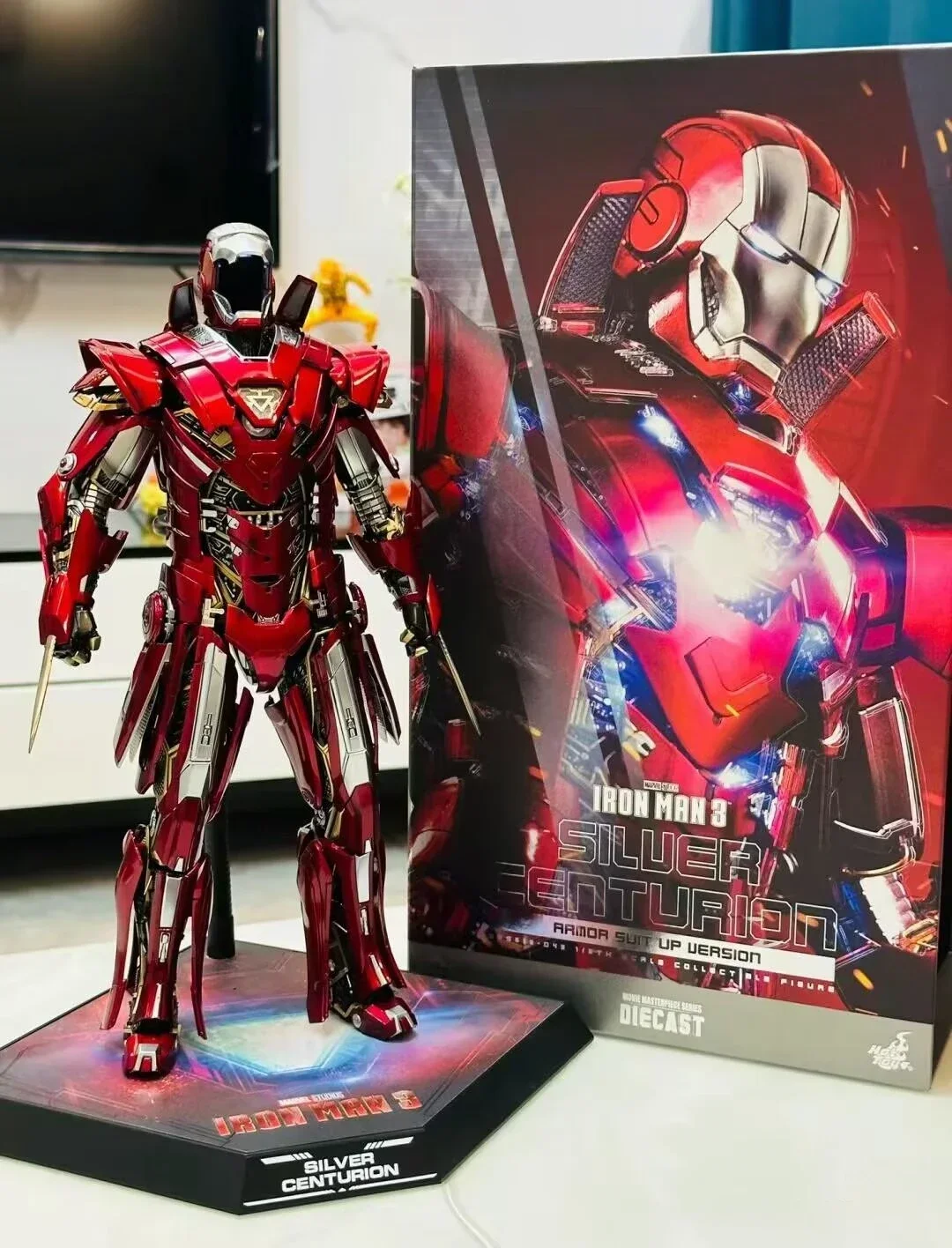 In-Spot-Hottoys-Ht-1-6-Mms618-Iron-Man-3-Mk33-Silver-Centurion ...