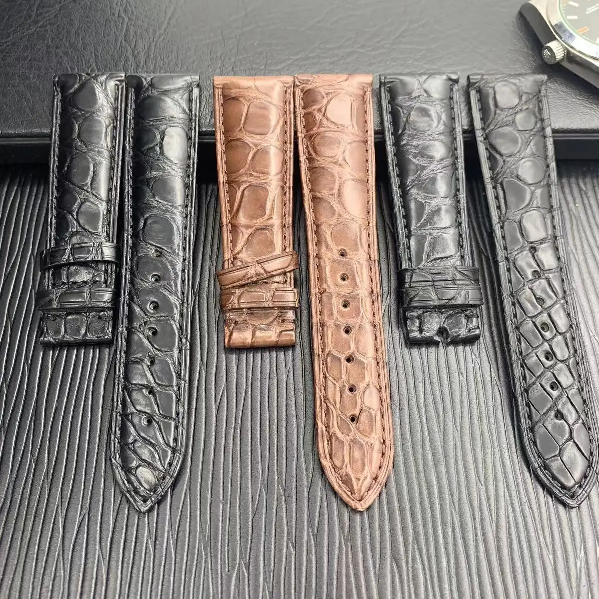 Top-Quality-Genuine-Crocodile-Luxury-Round-Stripe-Crocodile-Skin-Strap ...