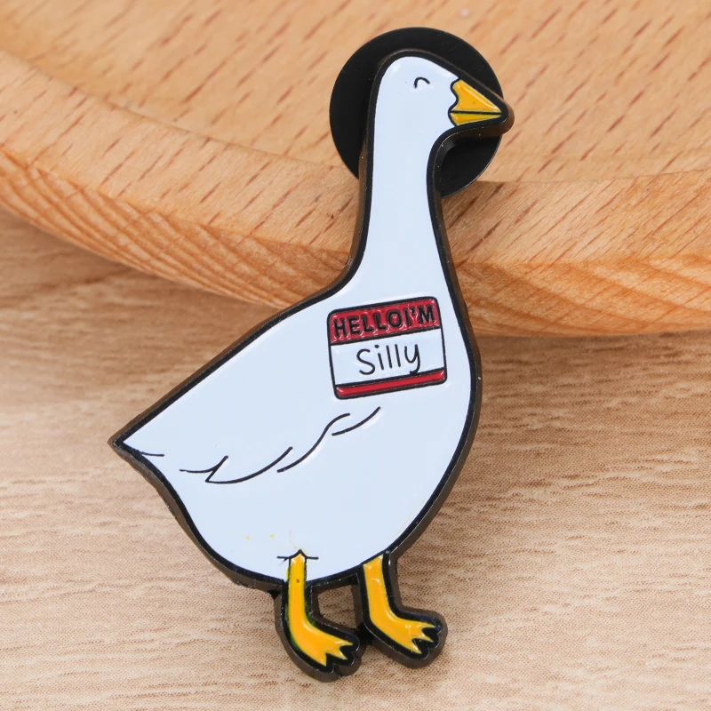 Smiling-Goose-Silly-Wear-Brooch-Decorative-Badge.jpg