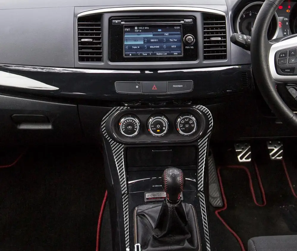 Mitsubishi Evo 10 Interior