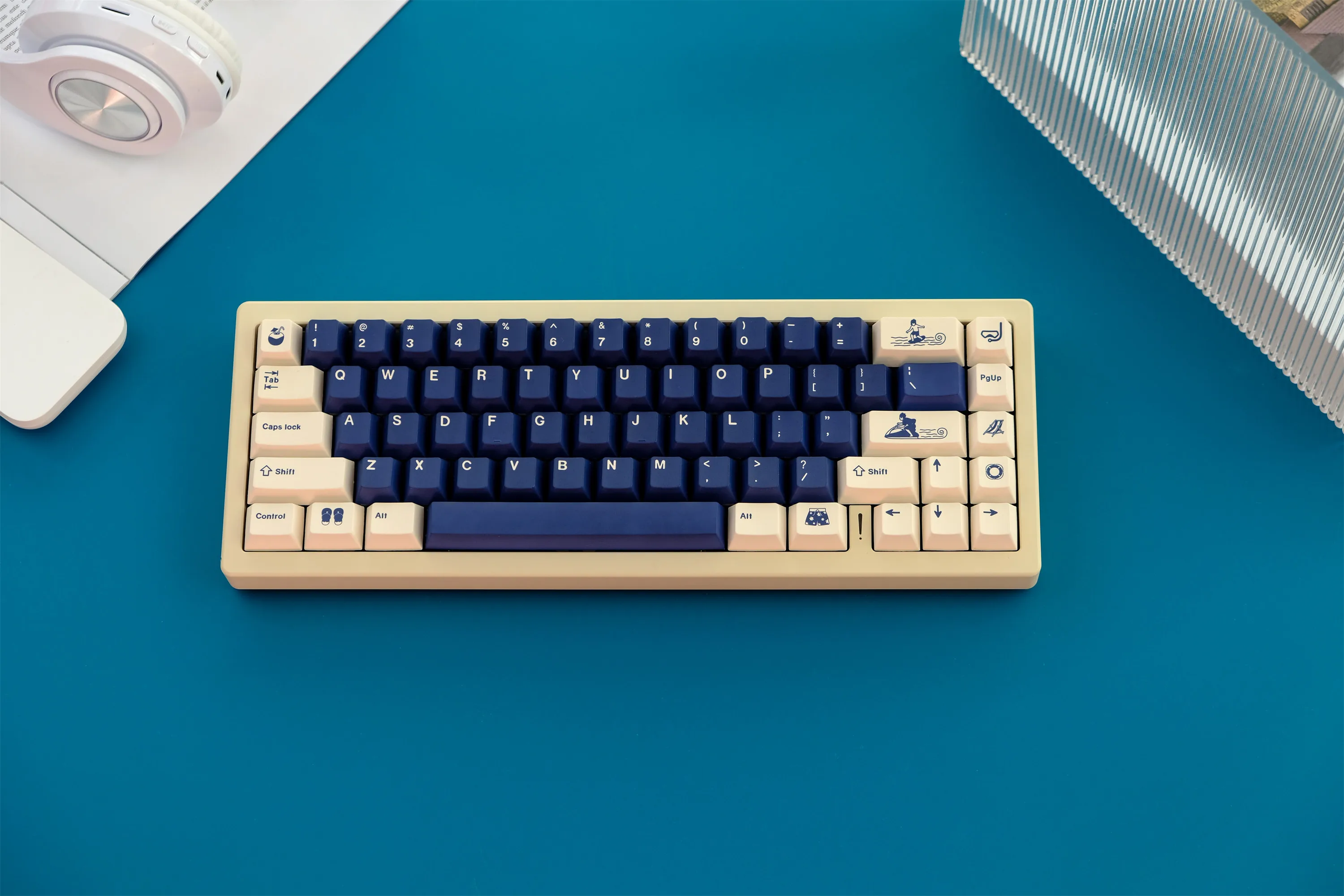 GMK Holiday Keycap, 129 Keys PBT Keycaps Cherry Profile DYE-SUB ...