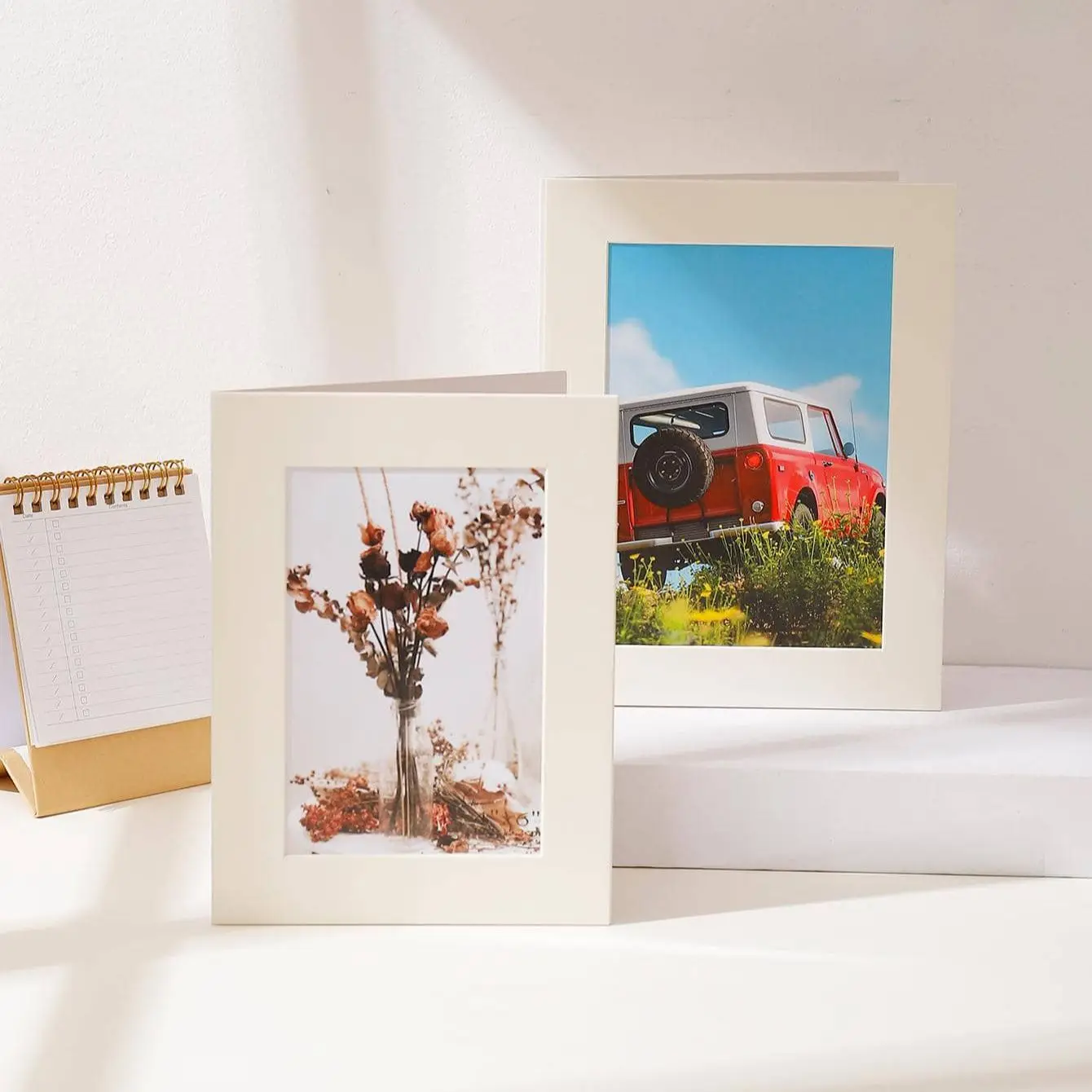 Cadre-photo-en-papier-papier-cartonn-document-solide-simple.jpg