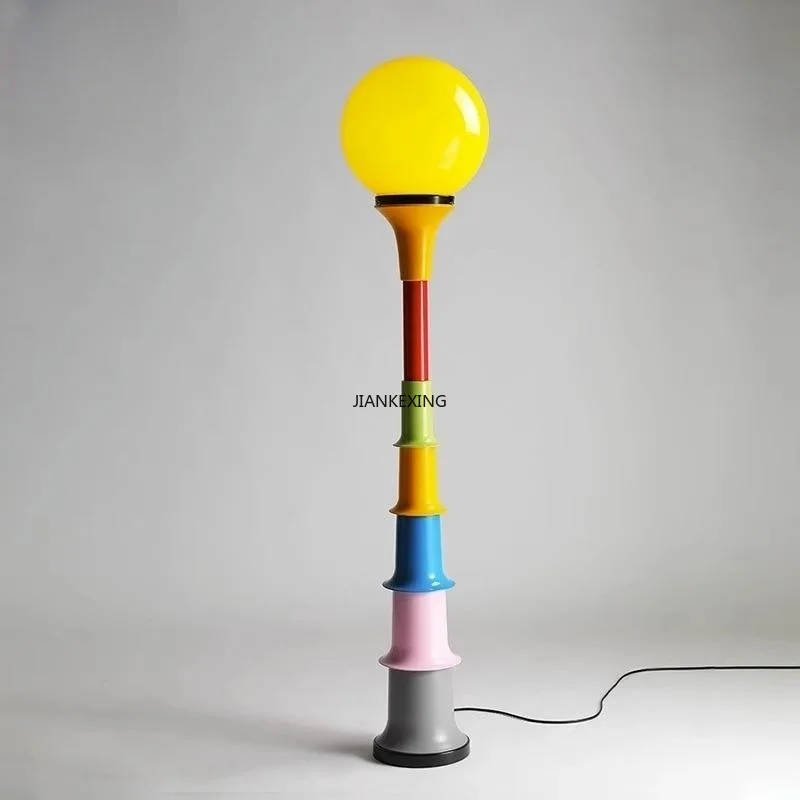Memphis Design Lamp Dekorfine