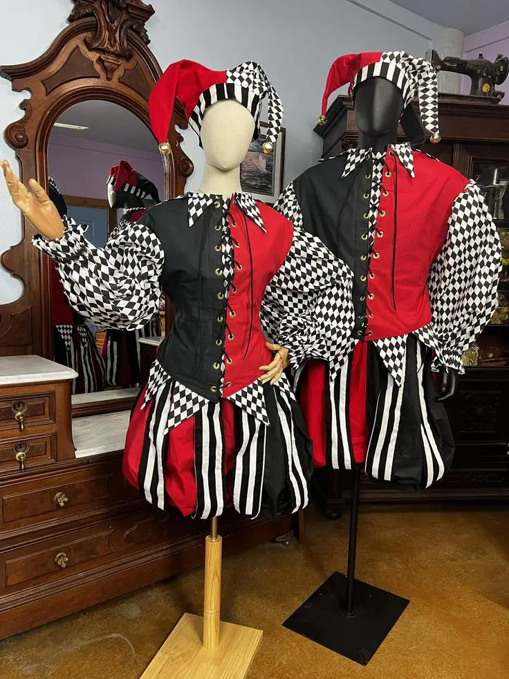 Harlequin Costumes Are Ideal For Carnival Halloween And Themed Parties ...