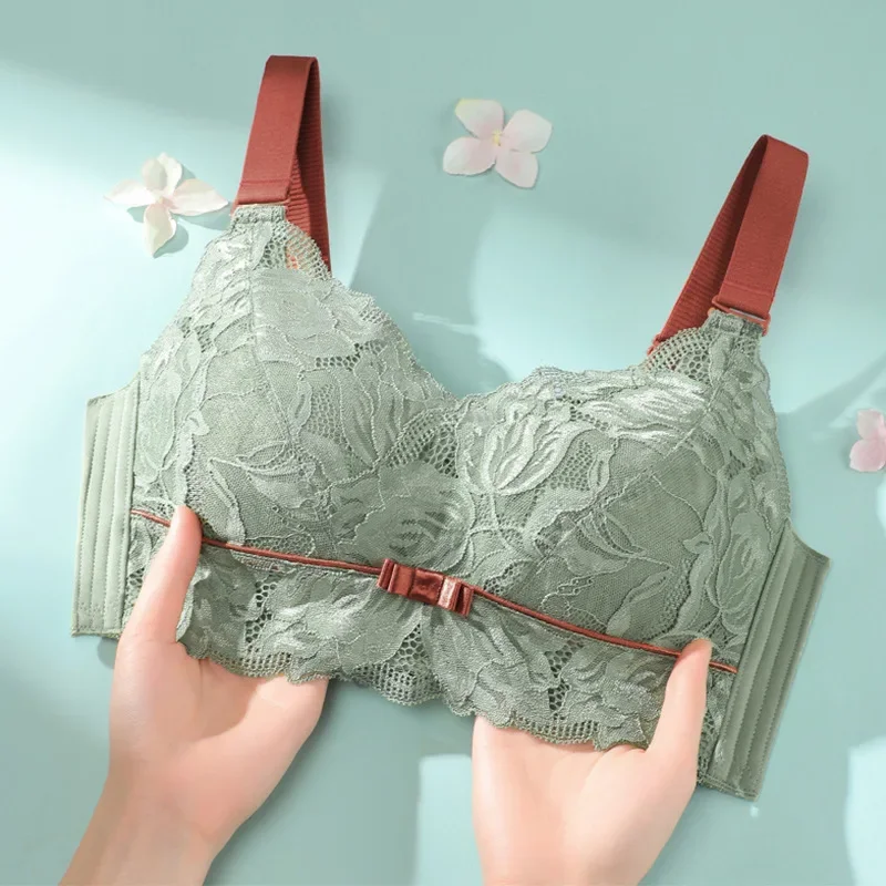 Women-s-Latex-Bra-Thin-Section-Large-Chest-Appears-Small-Gathered ...