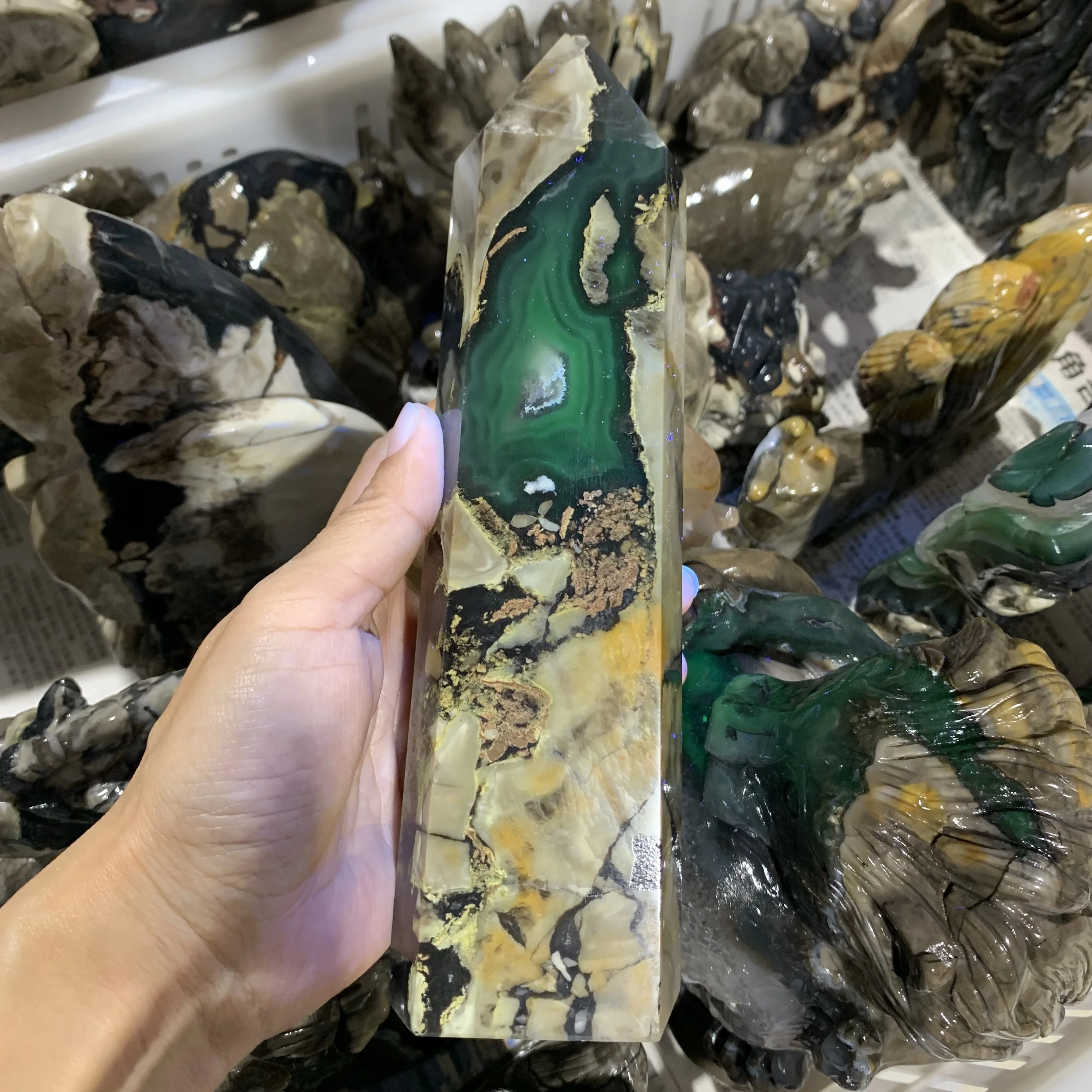 900-1000g-Natural-Volcano-Agate-Crystal-Tower-UV-Reactive-Glowing-Light ...