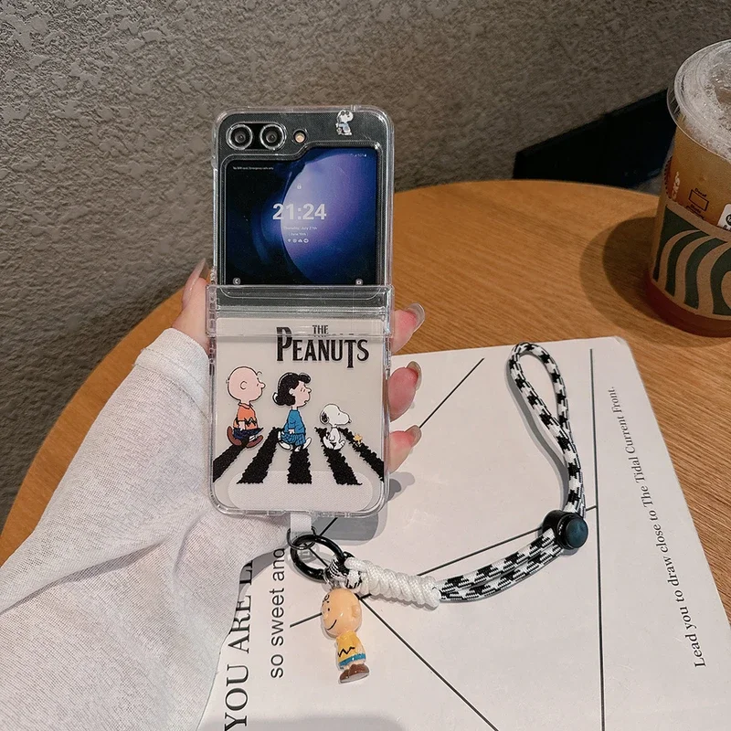Bonita funda de teléfono transparente con dibujos animados de Snoopy y ...