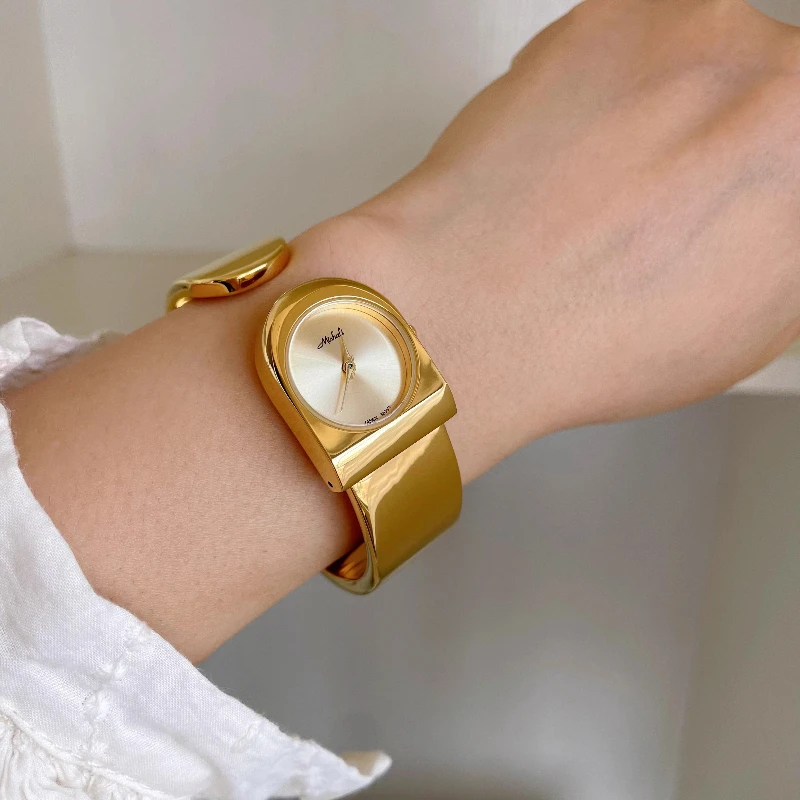 2025 Luxury Women's Watch Unique Clunky-Style Bracelet Watch High ...
