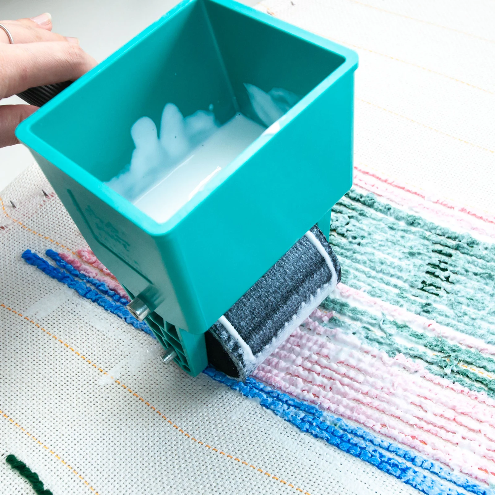 Portable-DIY-Glue-Roller-with-Stand-Hand-Push-Tufting-Glue-Applicator ...