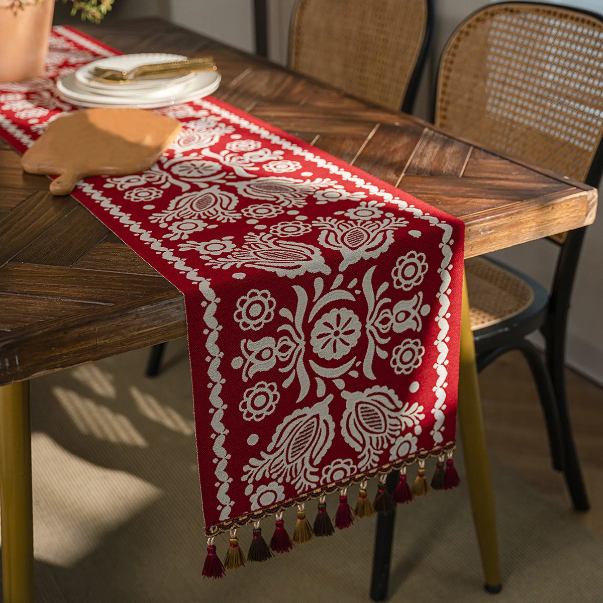 Jacquard-Embroidery-Tassel-Table-Runner-for-Kitchen-Dining-Table ...