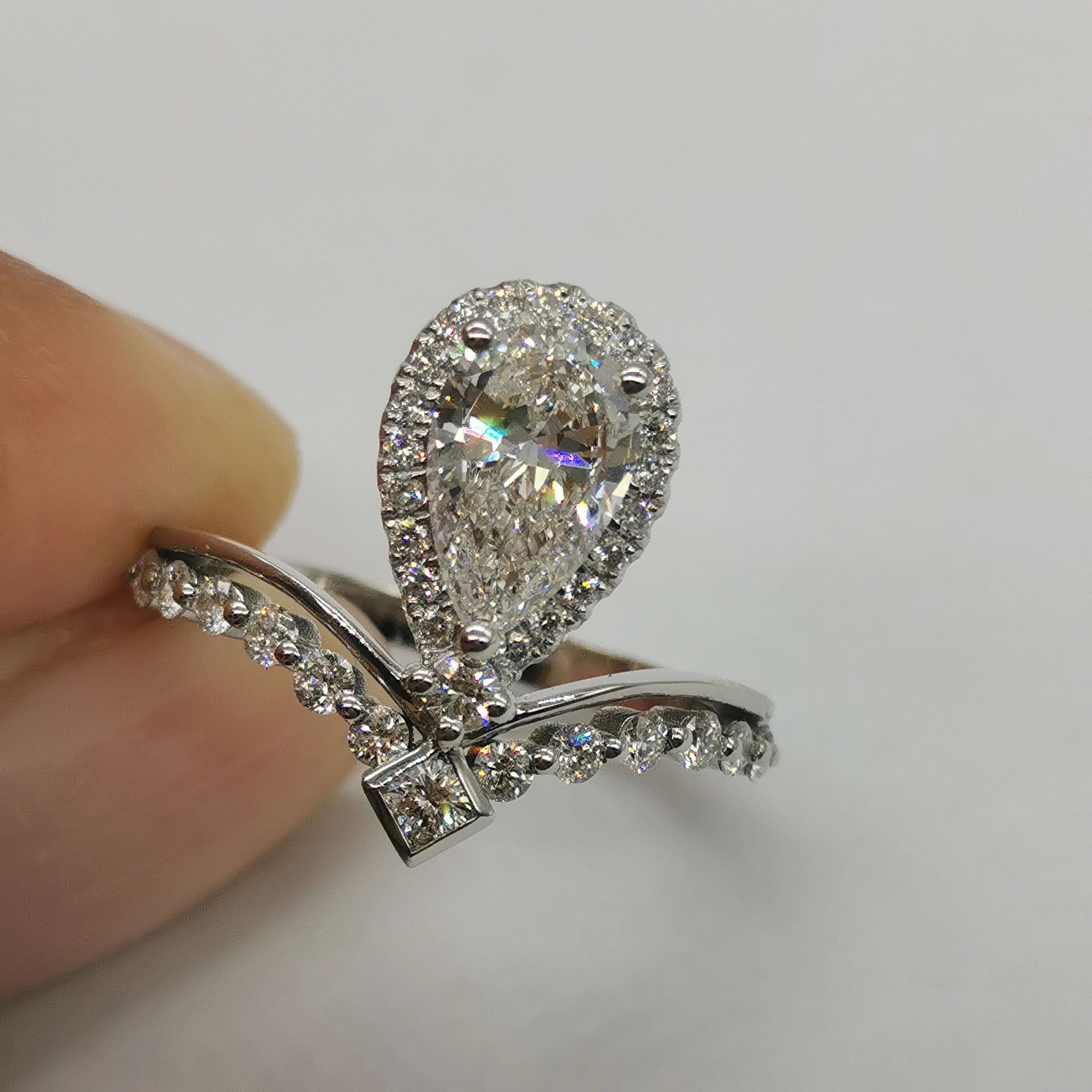 IGI-Bred-Diamond-CVD-HPHT-Synthetic-Diamond-Ring-Drop-Crown-Diamond ...