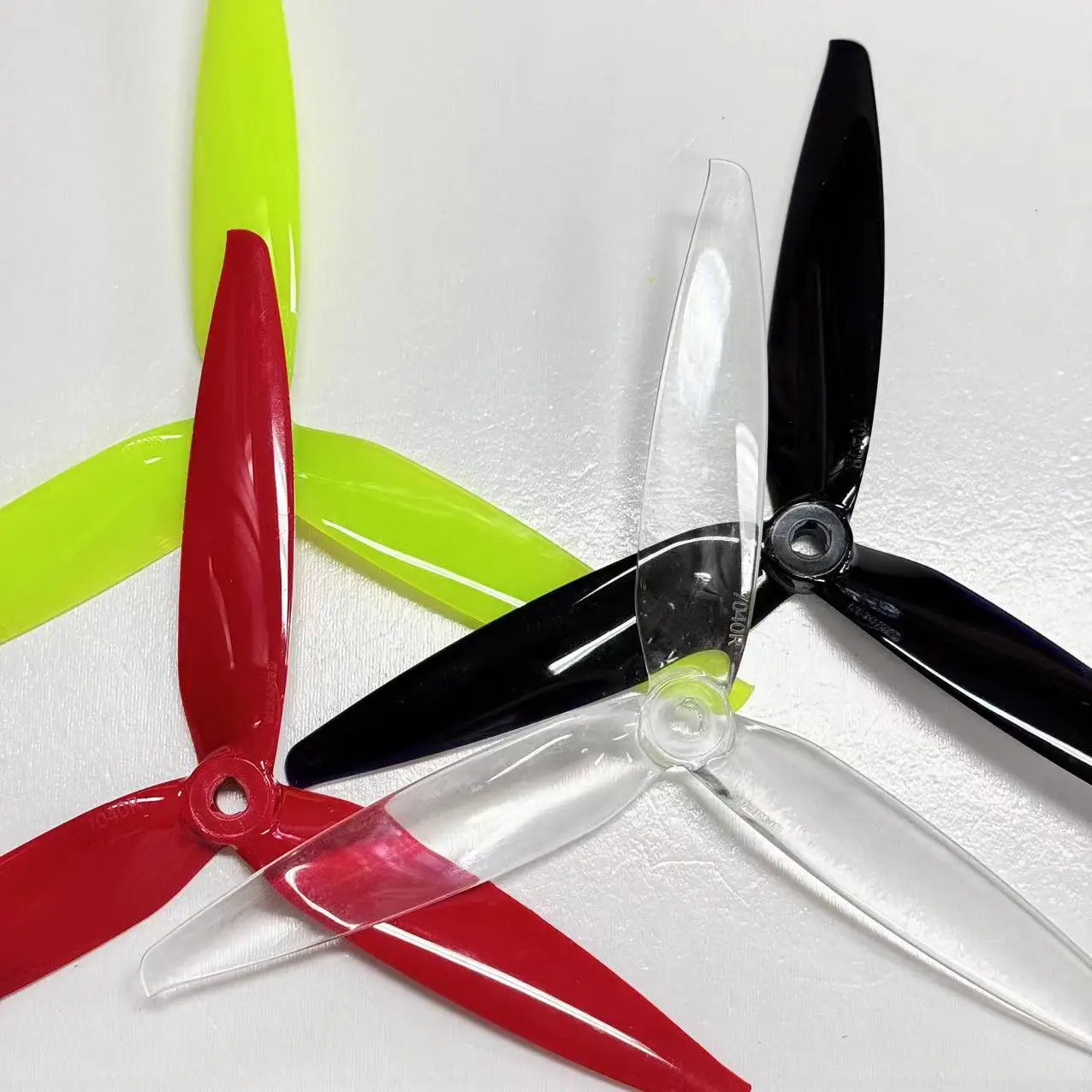 2-pair-4-colors-Gemfan-7040-7-0x4-0-FPV-PC-3-propeller-Prop-Blade-CW.jpg