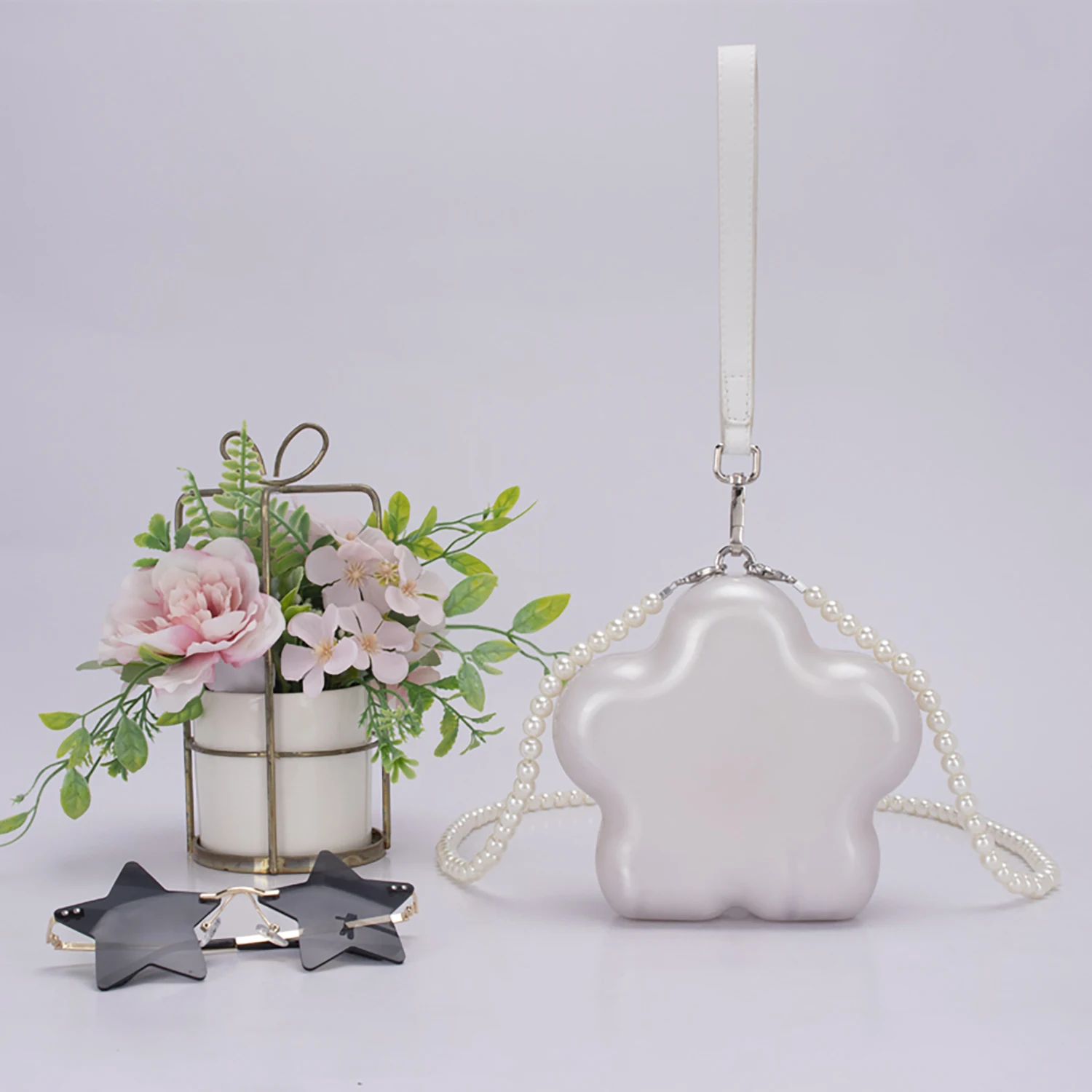 Trendy-Chic-Pealescent-Flower-Shaped-Clutch-Bag-Wedding-Bridal-Bags ...