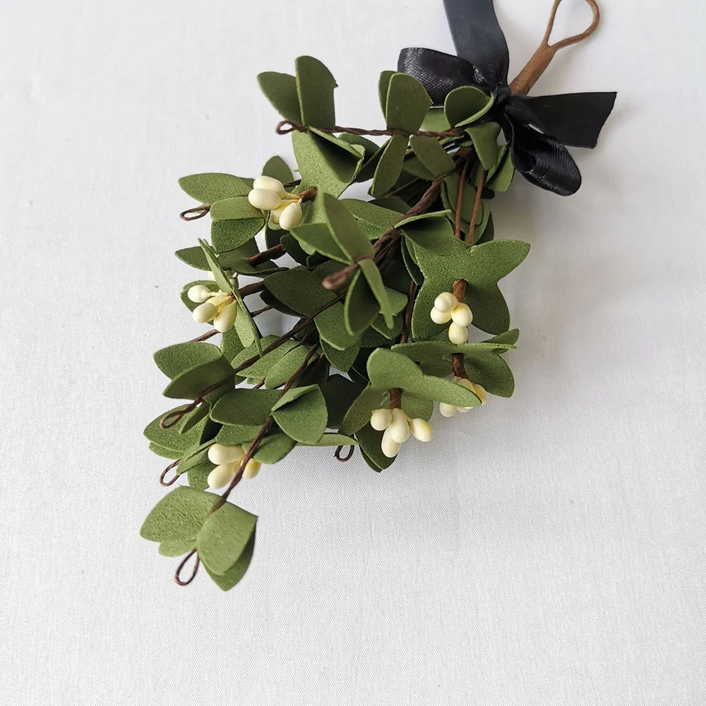Artificial Mistletoe Christmas Decoration - Life Changing Products