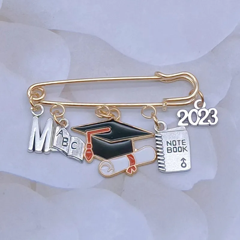 New 2023 Letter A Z Fashion Teacher Student Graduation Brooch ...
