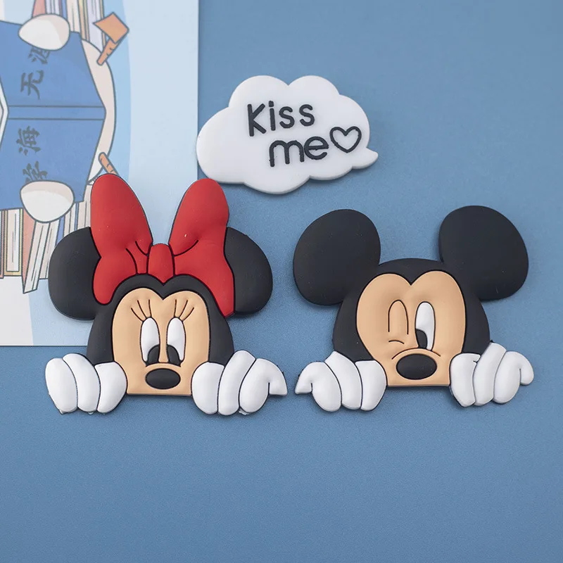 Mickey Minnie Mouse Kissing
