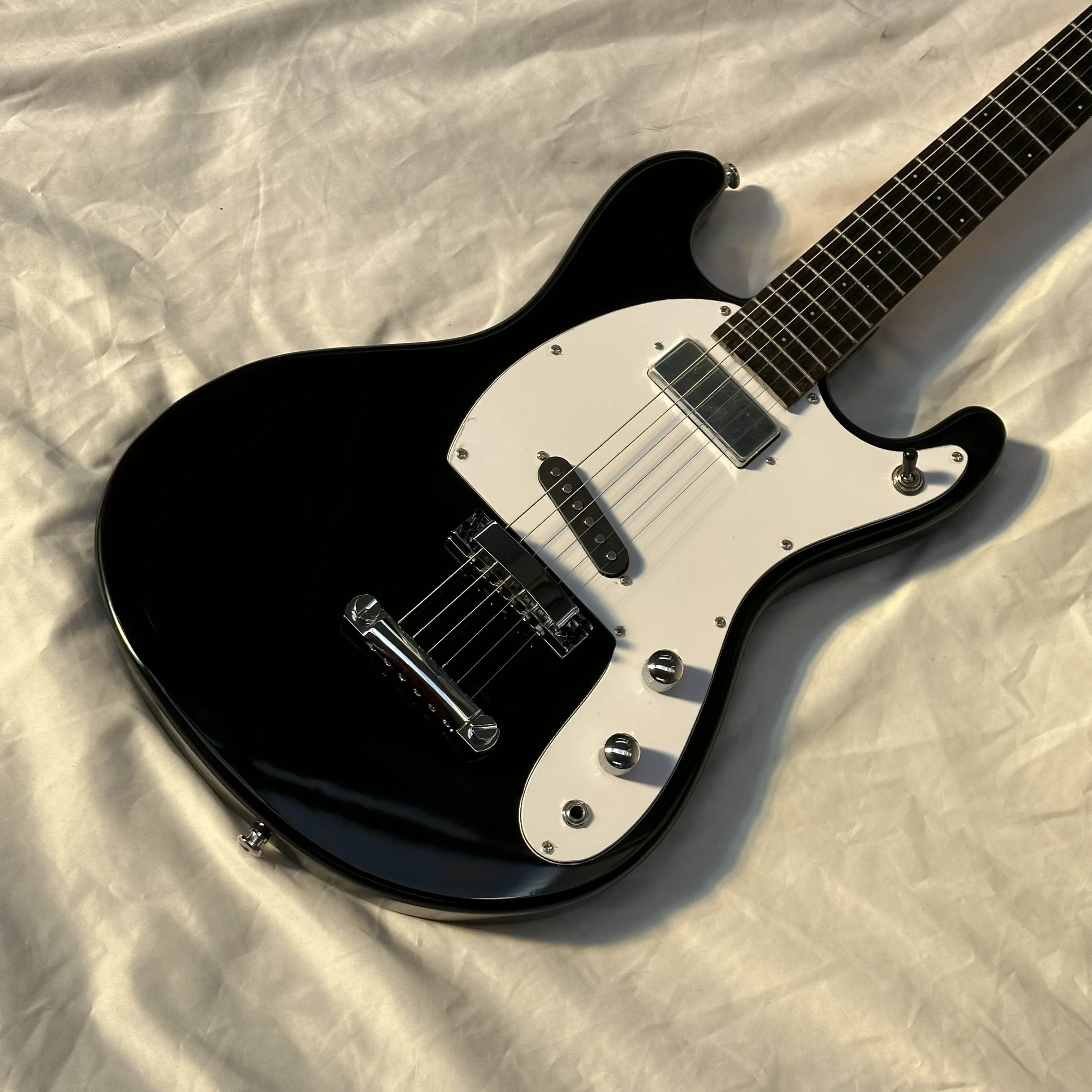 Ventes-Joh-Ramone-Mosrite-Mark-II-Deluxe-White-Guitar-Chinese-Edition ...