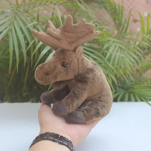 Animal De Peluche En La Naturaleza Figuras De Animales Modelo